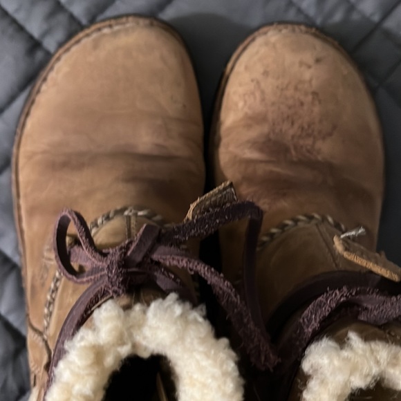 UGG | Shoes | Ugg 536 Cove Toast Boot Leather Boot Womens 7 | Poshmark